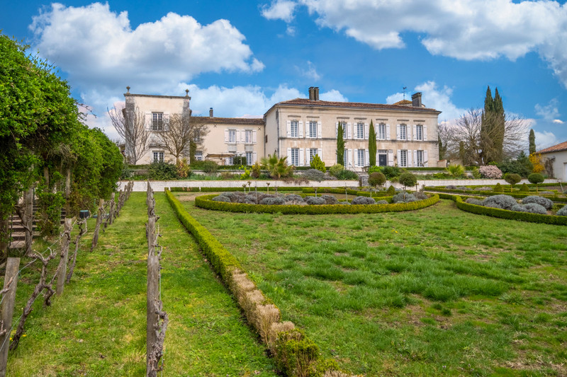 House for sale in Dompierre-sur-Charente - Charente-Maritime ...