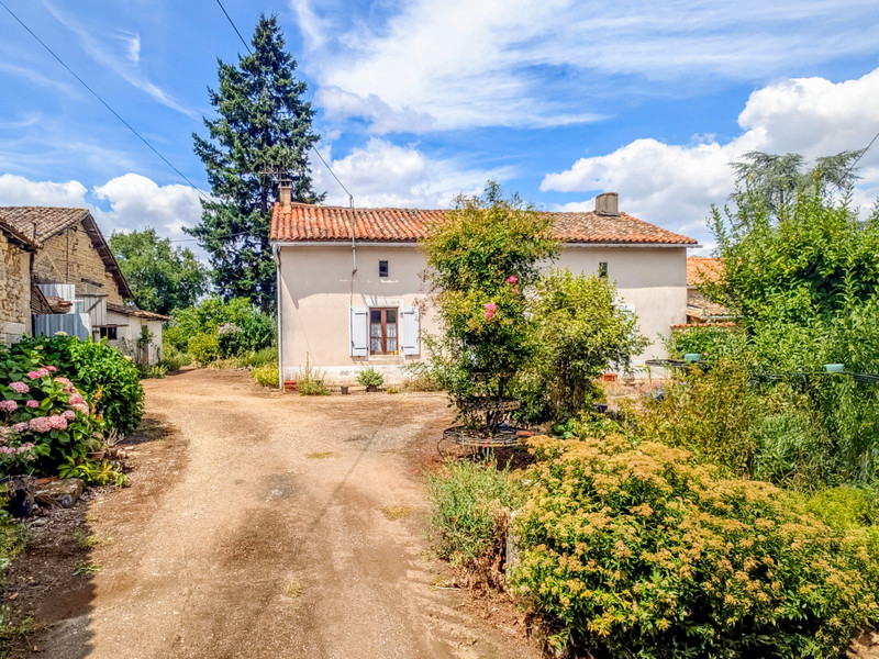 House for sale in Saint-Coutant - Deux-Sèvres - Charming stone house to ...