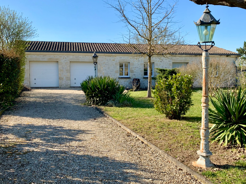 House for sale in Mosnac - Charente-Maritime - Stunning Charentaise stone 3 bedroom manor house ...