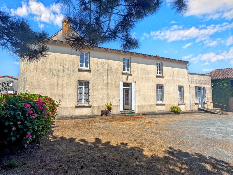House for sale in Saint-Pierre-du-Chemin - Vendée - Charming village ...